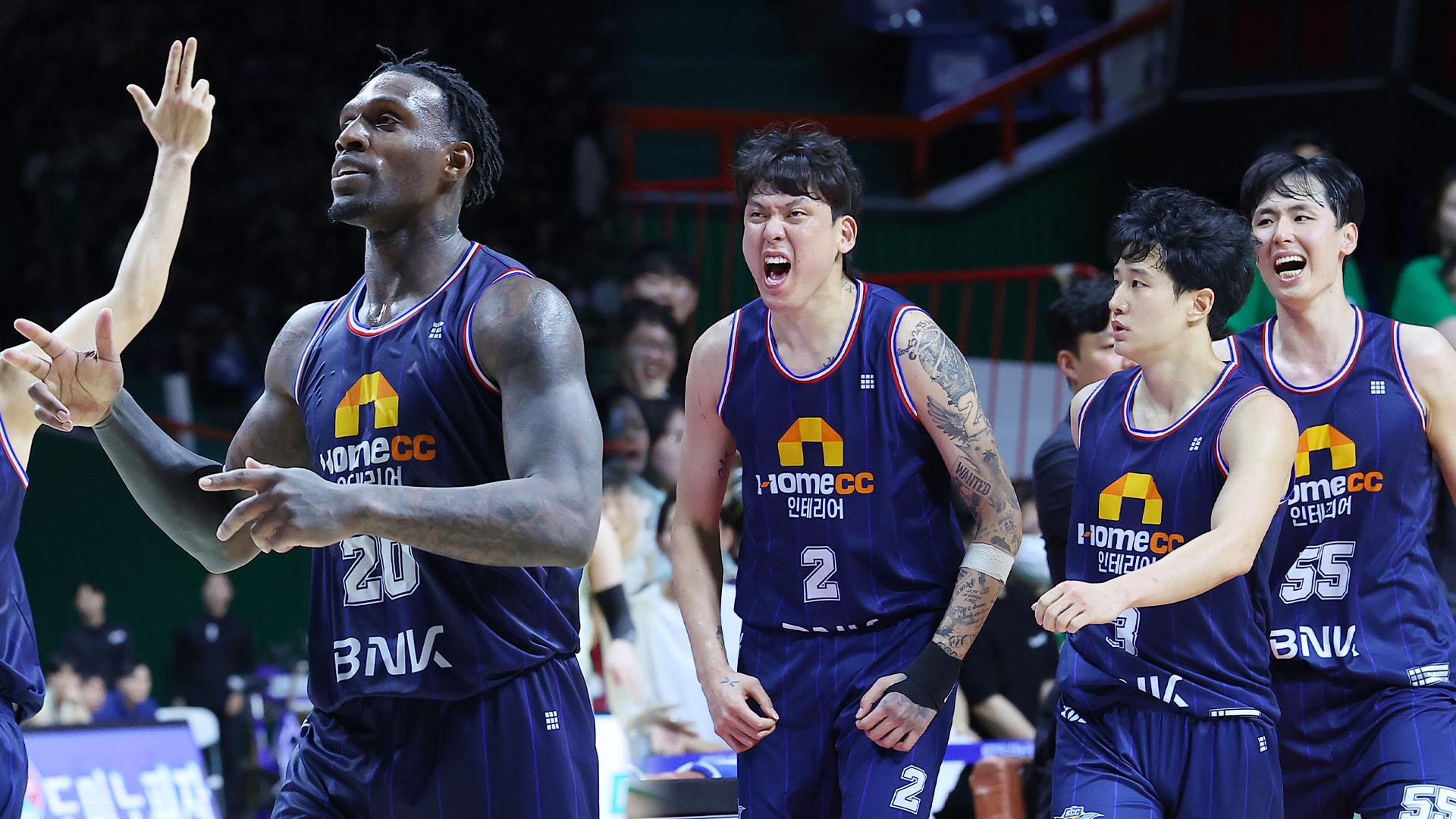 '슈퍼팀' KCC, DB 꺾고 5위팀 최초 챔프전 진출 | 연합뉴스