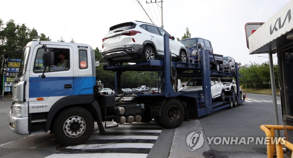 완성차 이송하는 카캐리어 연합뉴스