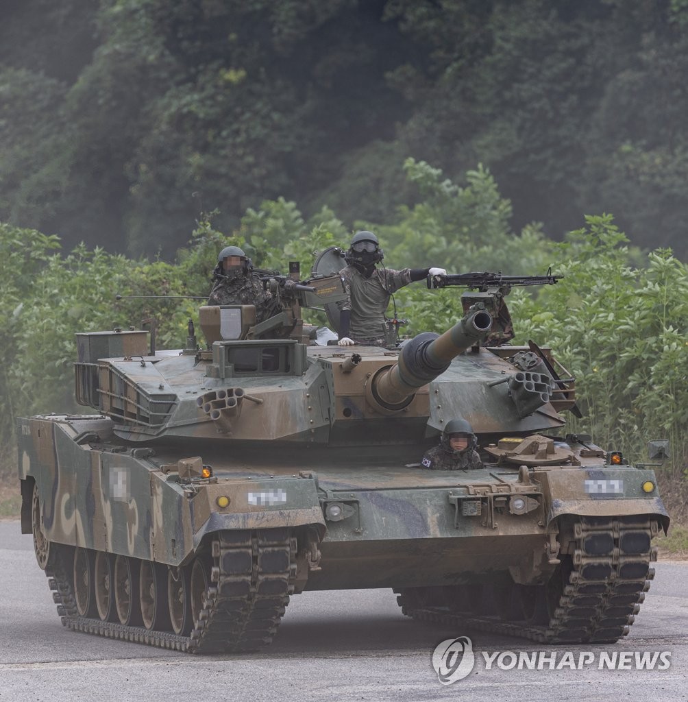 야전 훈련 위해 이동 중인 K1A2 전차 | 연합뉴스