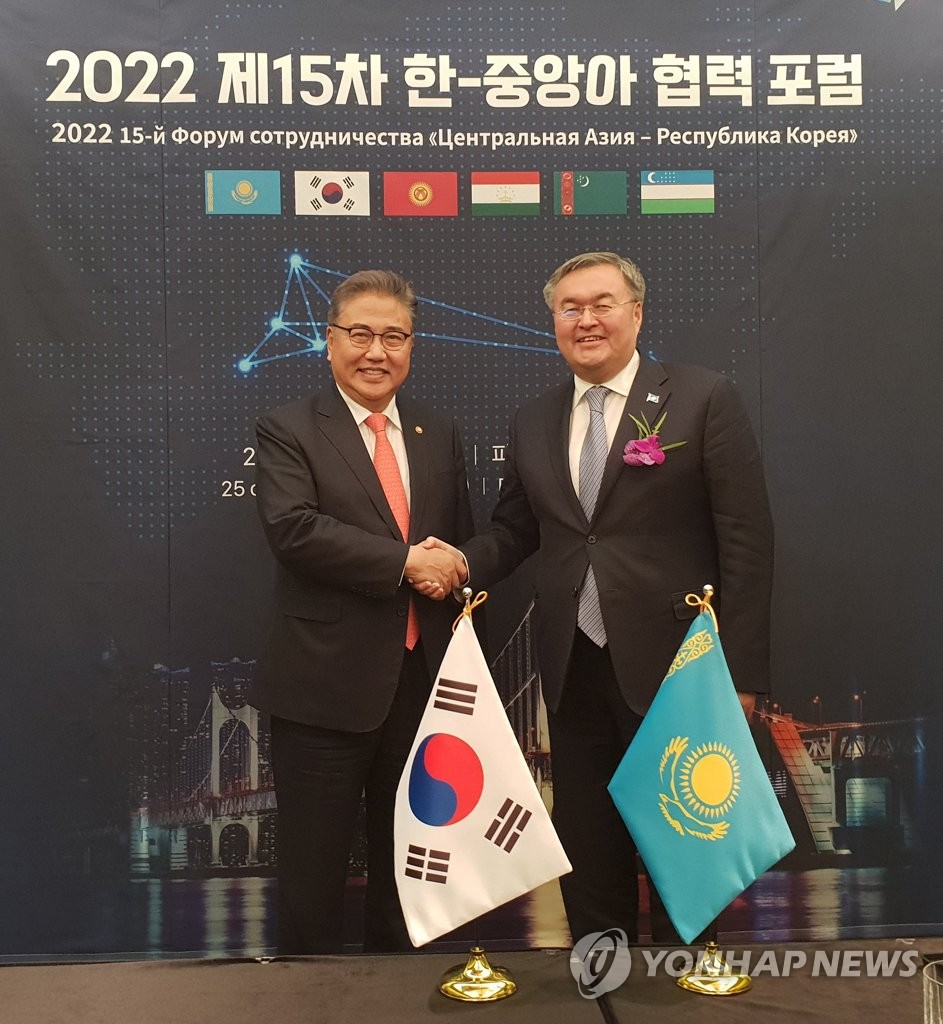박진 장관 카자흐스탄 부총리와 회담 연합뉴스