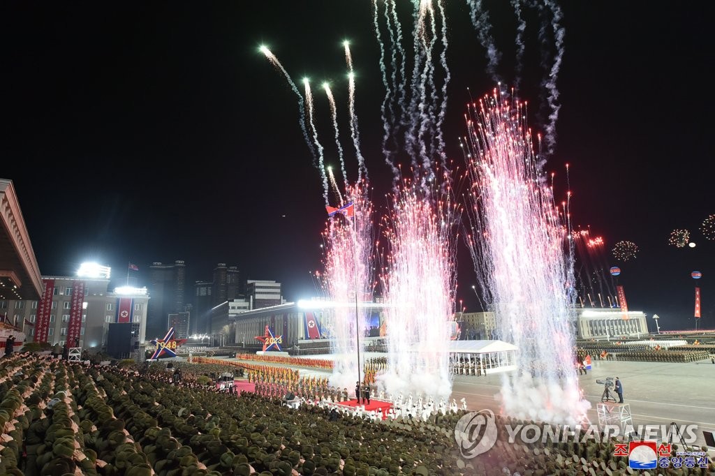 북한 건군절 75주년 야간열병식 개최 연합뉴스