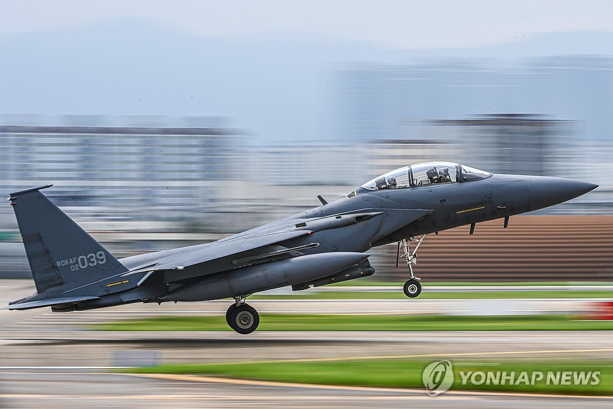 이륙하는 F-15K 전투기 | 연합뉴스