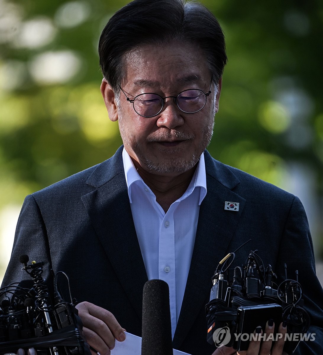 이재명 수원지검 도착…대북송금 의혹 피의자 신분 연합뉴스