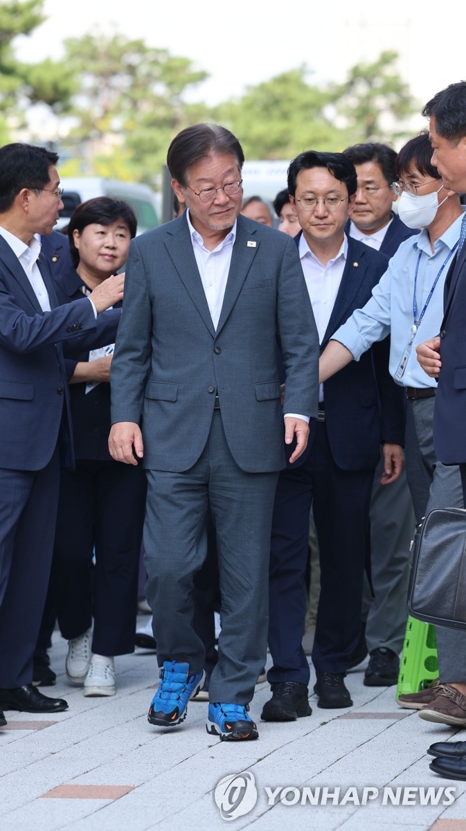 이재명 수원지검 2차 출석…대북송금 의혹 추가 조사 연합뉴스