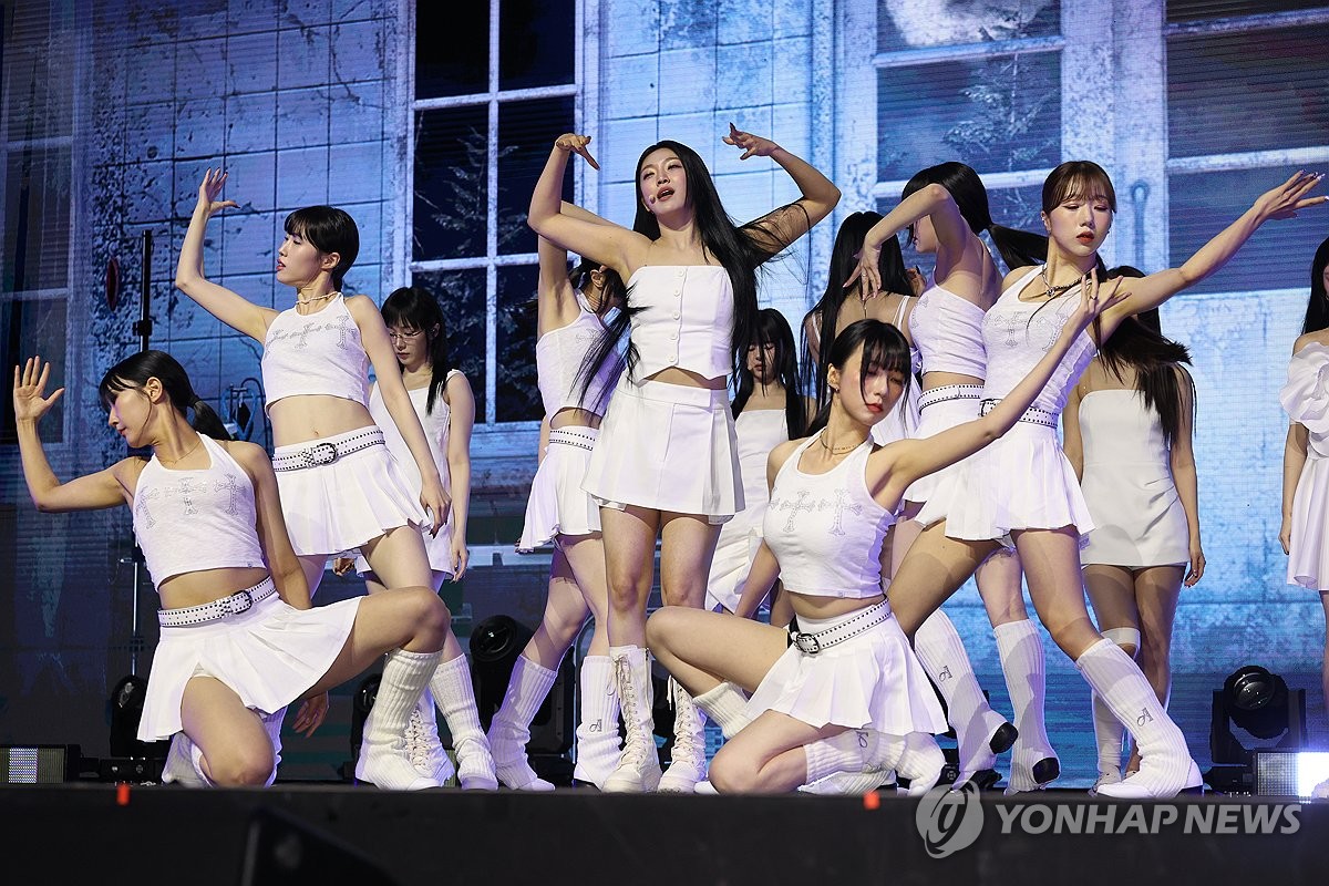 S. Korean girl group Everglow | Yonhap News Agency